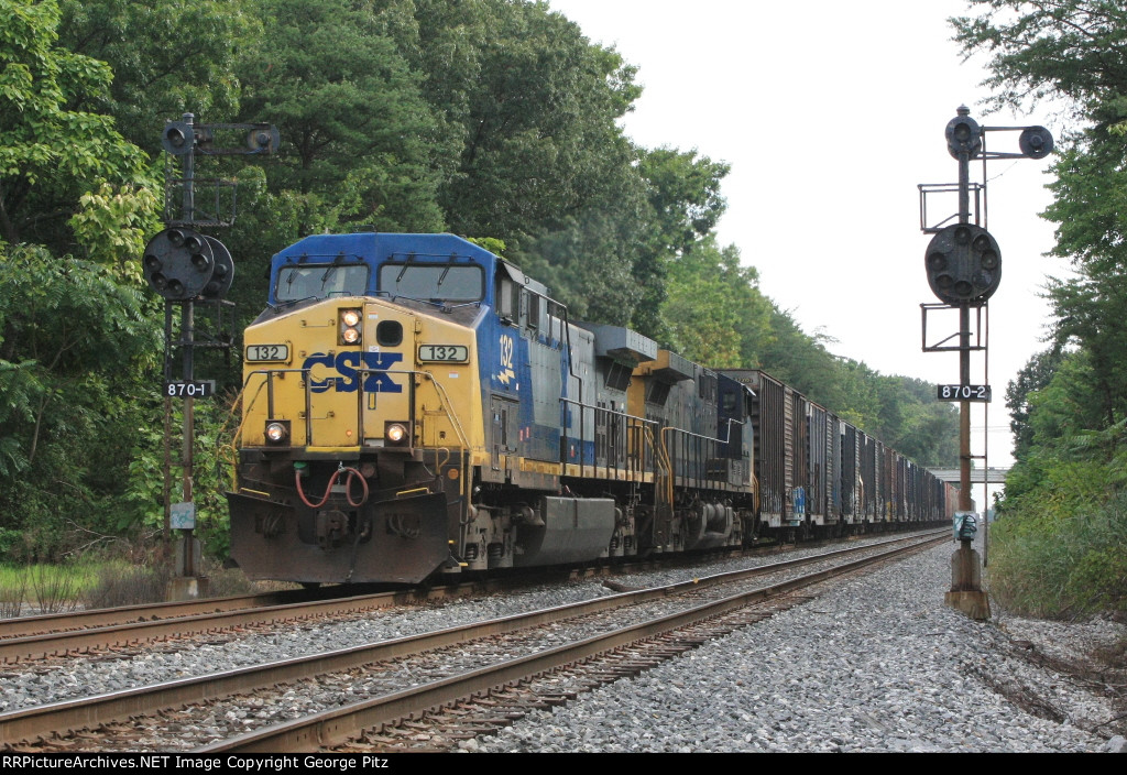 CSX 132 and train D732
